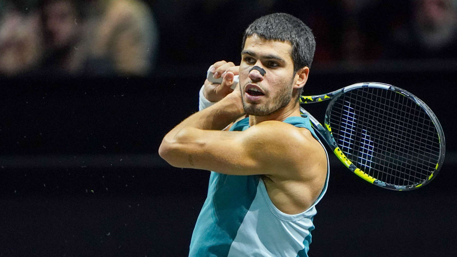 What change has Carlos Alcaraz made to his racket in 2025?